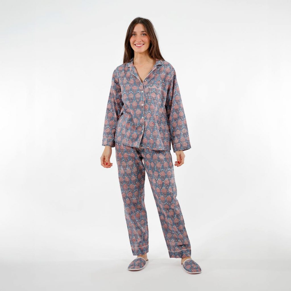 Pijama de mujer estampado floral gris azulado Naiati 💙