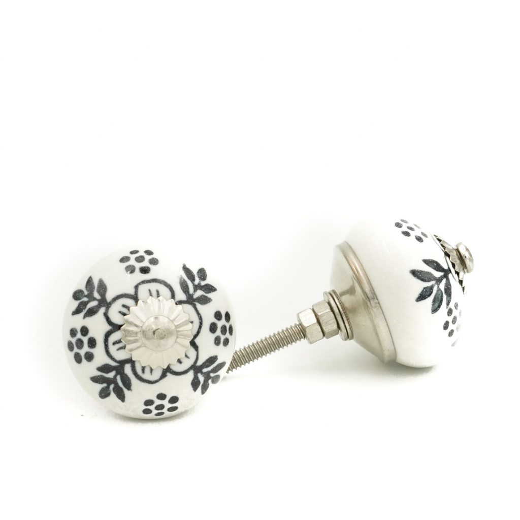 Pomos - The Family Monkey